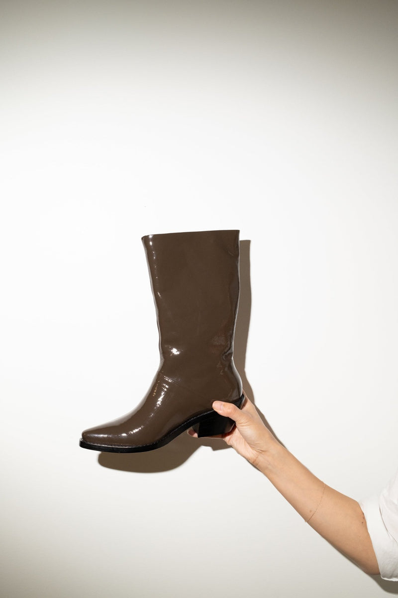 Jackie Boot in Glossy Coffee – et Tigre
